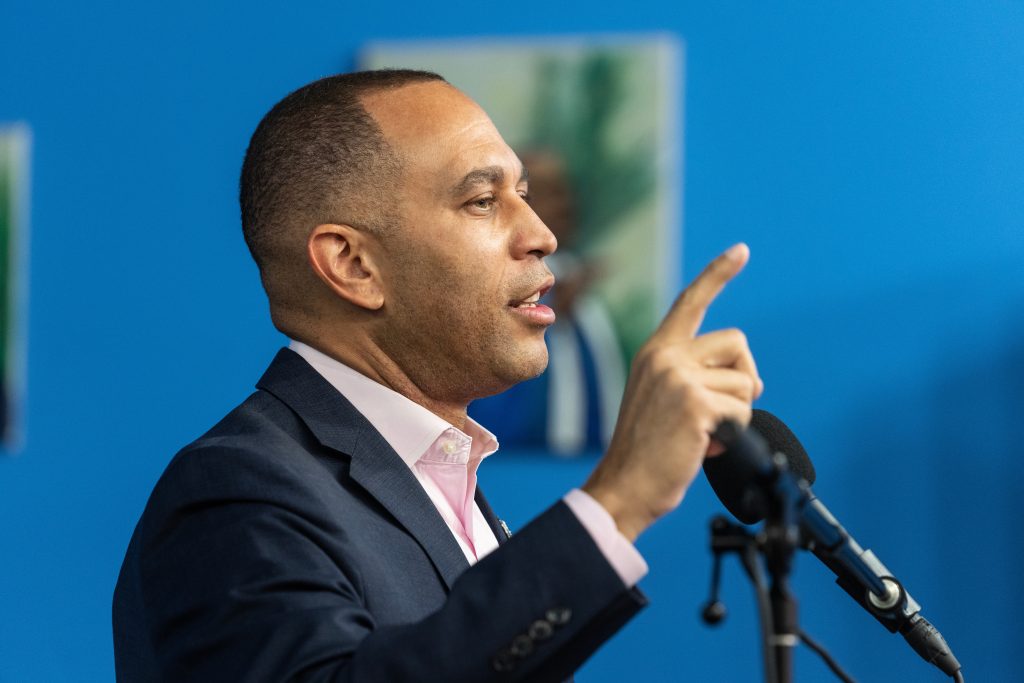 Hakeem Jeffries Calls Out Trump’s ‘War Of Choice’ With Iran - Slingshot ...